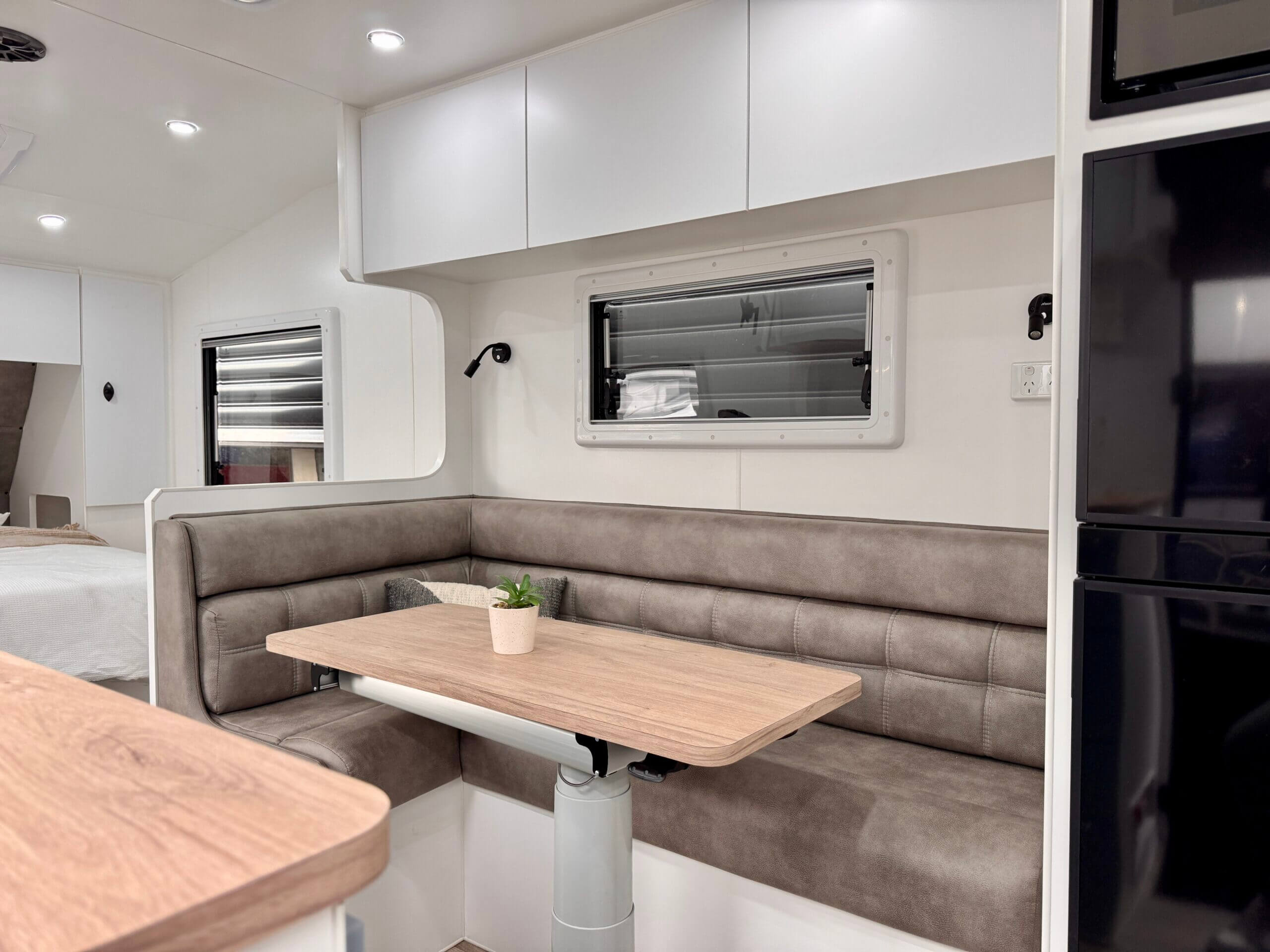 2025 Gypsy King Caravans - 19'6 Offroad Couples with Ensuite